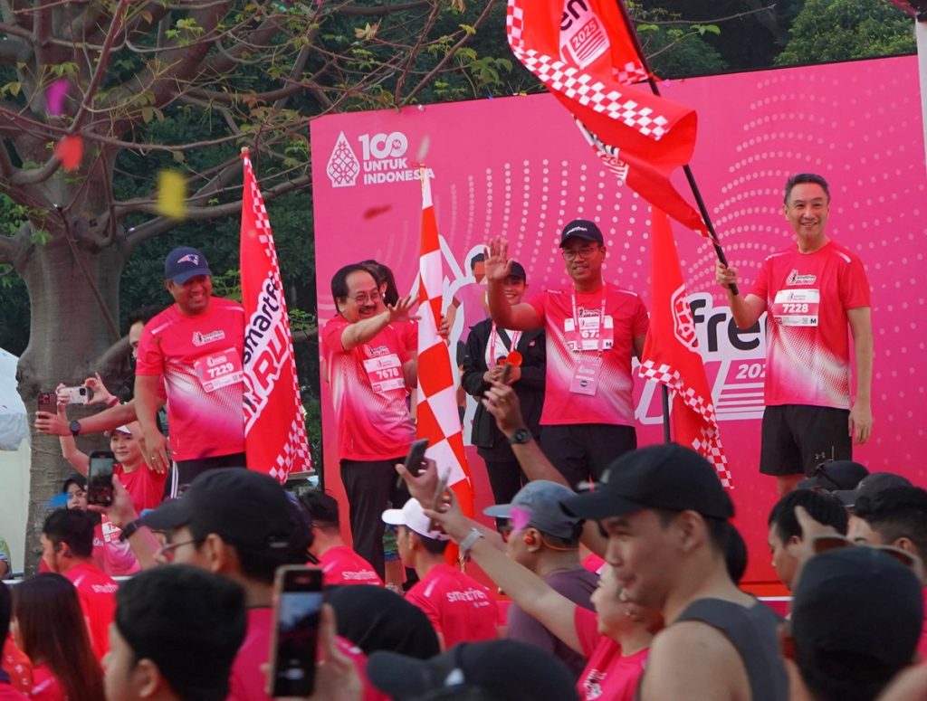 Smartfren Run 2025 Sukses Ajak 5.000 Pelari Beraksi di GBK | Selular.ID